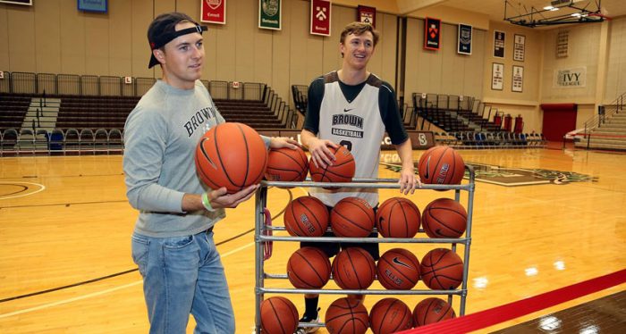 Jordan Spieth, Brother Compete Prior To Career Game - SwingU Clubhouse